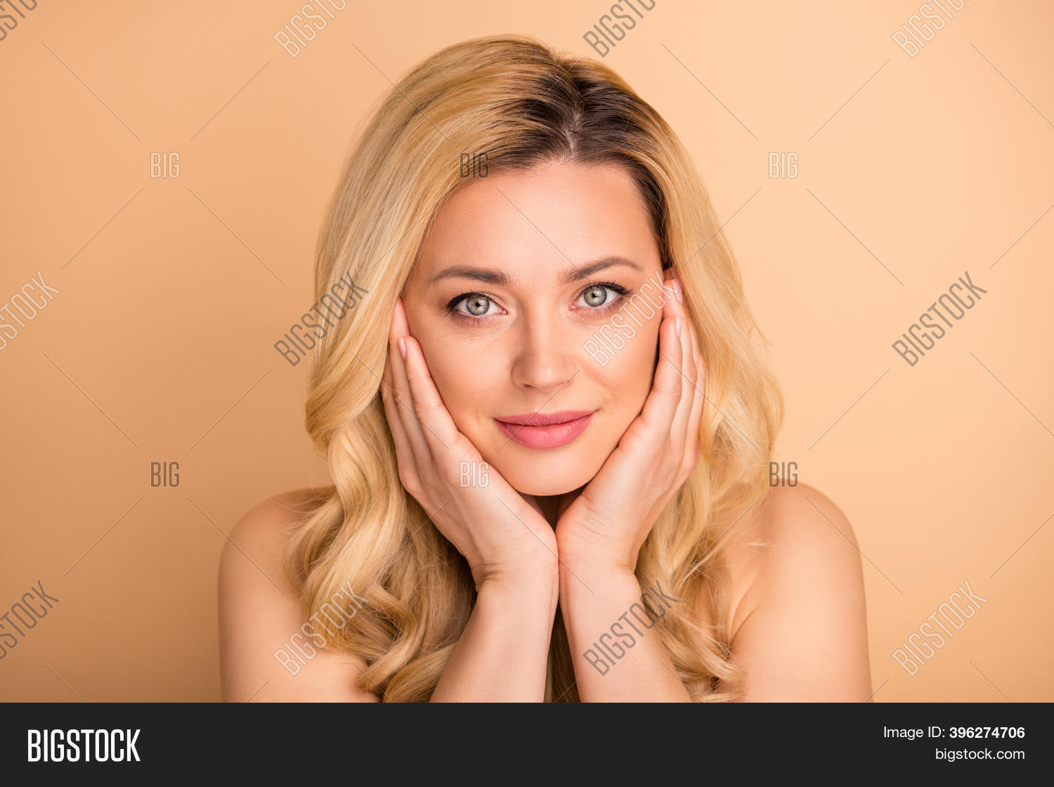Close Photo Beautiful Image & Photo (Free Trial) | Bigstock
