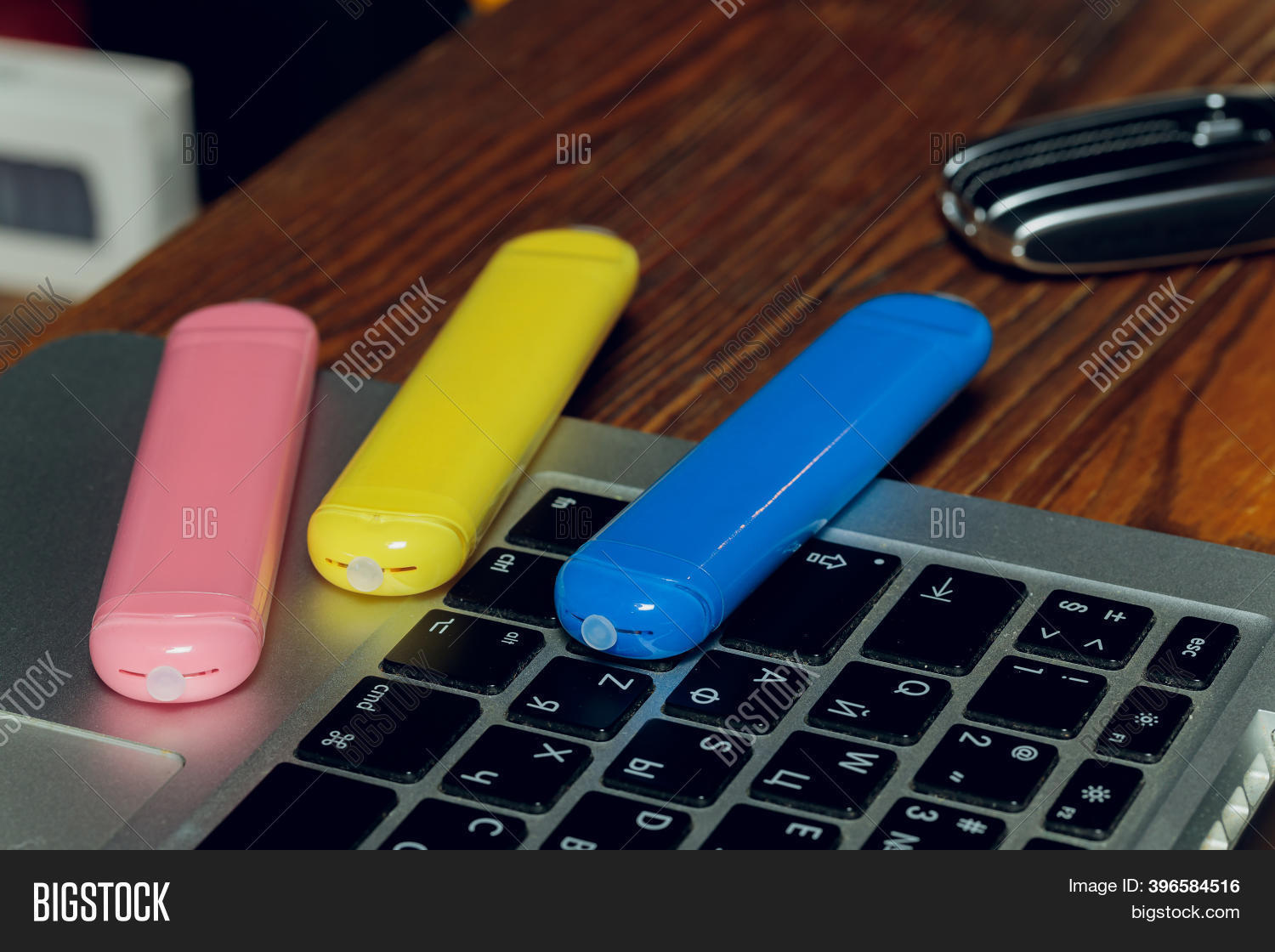 Pod E-cigarette Image & Photo (Free Trial) | Bigstock