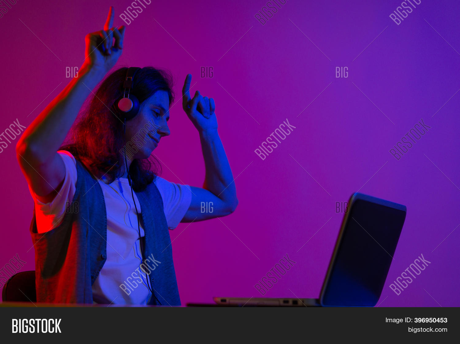 Funny Guy Gamer Image & Photo (Free Trial) | Bigstock