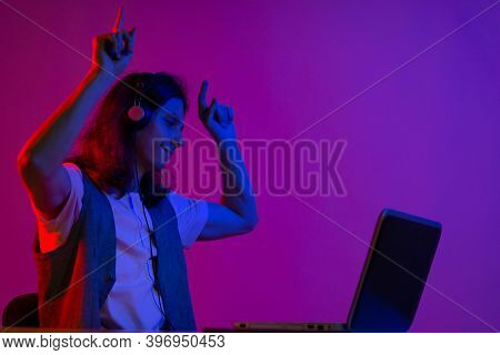 Funny Guy Gamer Image & Photo (Free Trial) | Bigstock