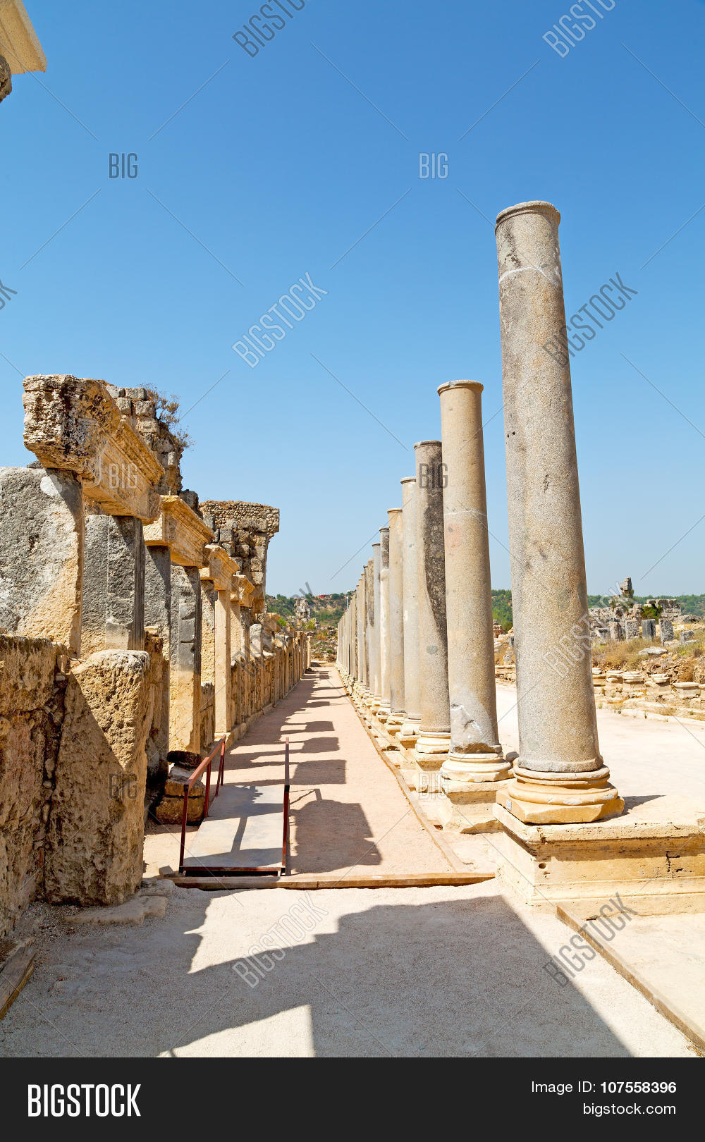 Column Old Stone Roman Image & Photo (Free Trial) | Bigstock