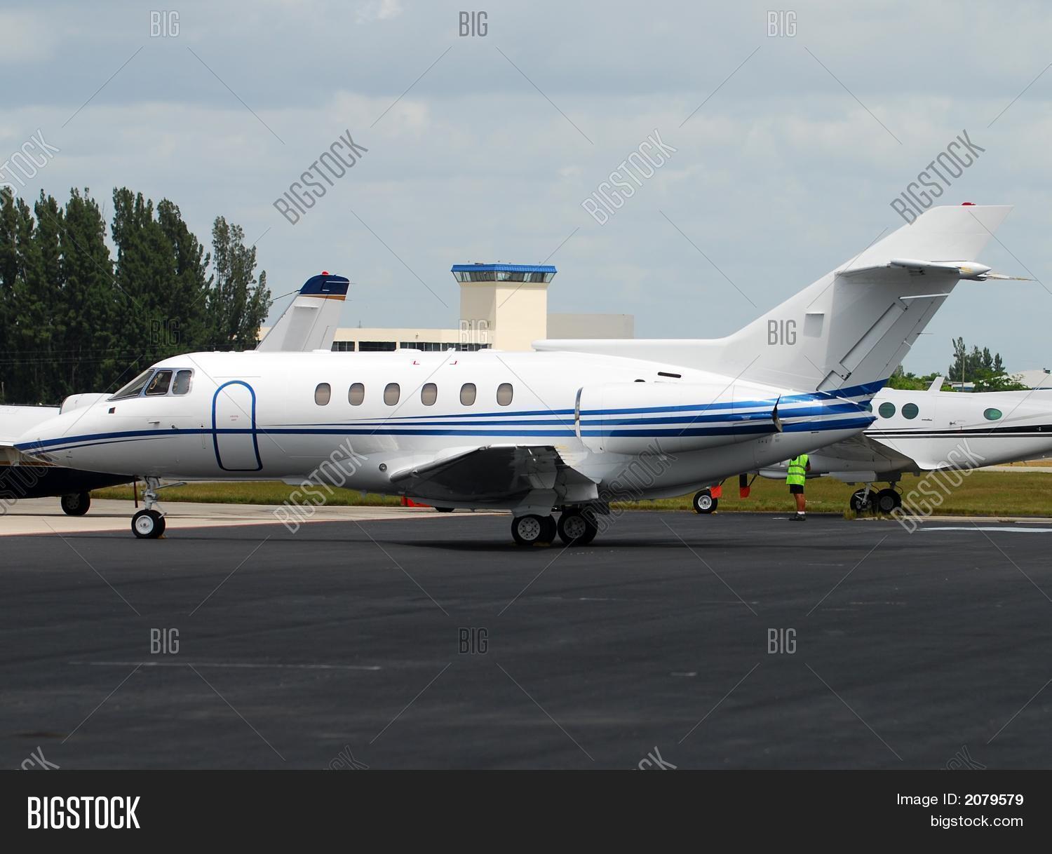 Modern Business Jet Image & Photo (Free Trial) | Bigstock