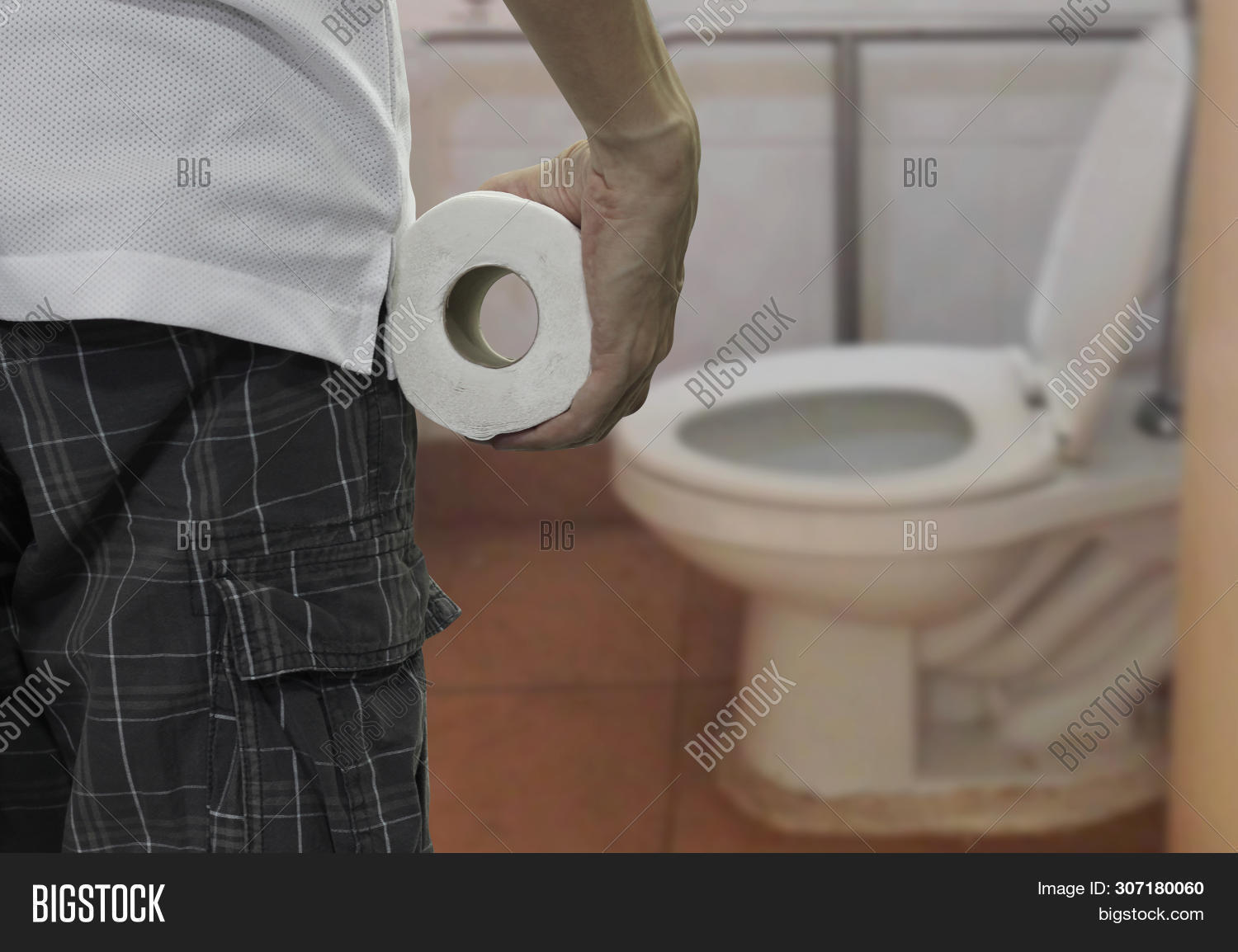 Hand Holding Toilet Image & Photo (Free Trial) | Bigstock