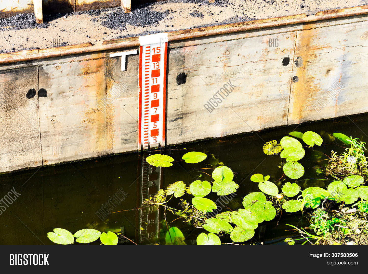Water Level Meter On Image & Photo (Free Trial) | Bigstock