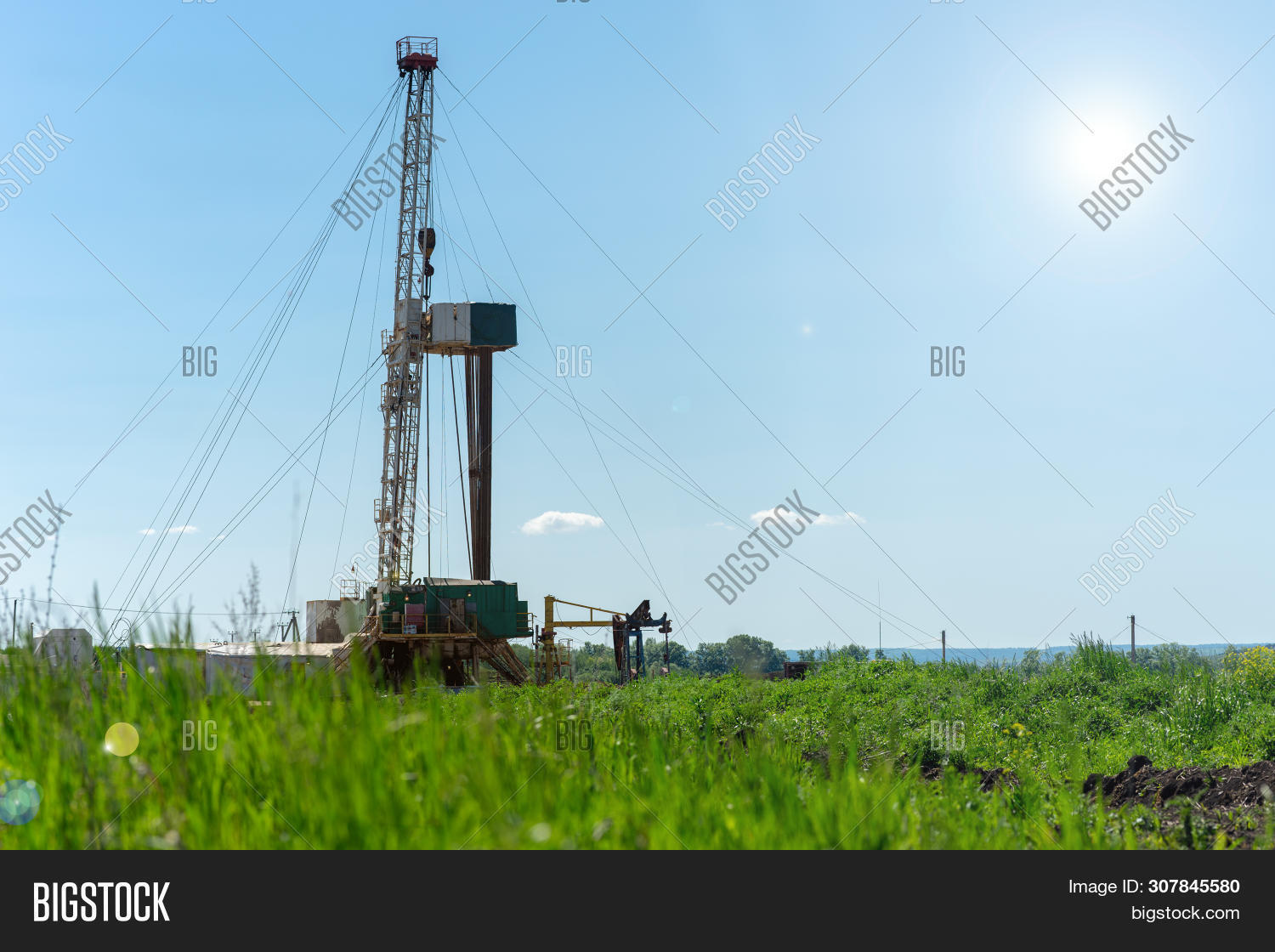 Drilling Rig Oil Field Image & Photo (Free Trial) | Bigstock