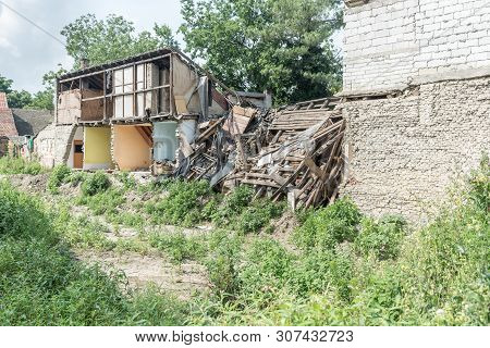 Damaged House, Remains Image & Photo (Free Trial) | Bigstock