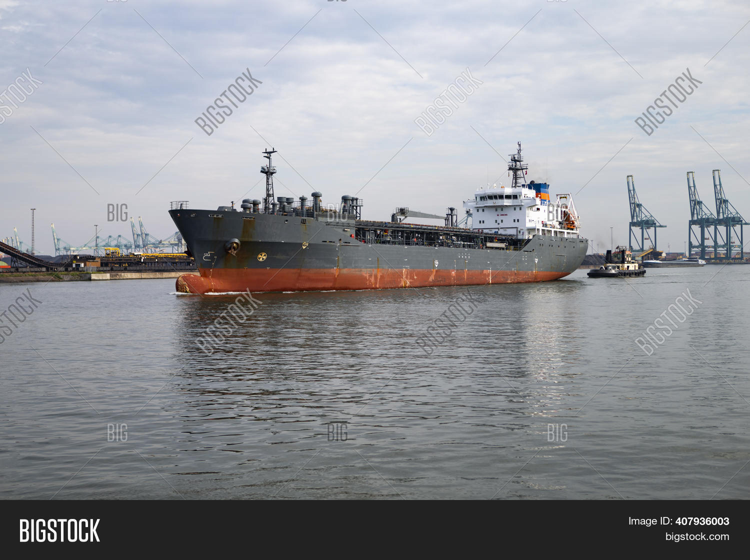 Photo Shows Tanker Image & Photo (Free Trial) | Bigstock