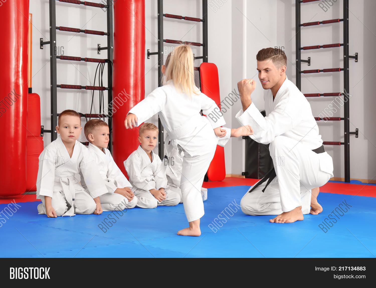 Male Karate Instructor Image & Photo (Free Trial) | Bigstock