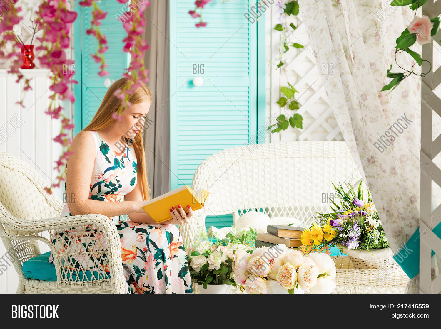 Young Woman Reading Image & Photo (Free Trial) | Bigstock