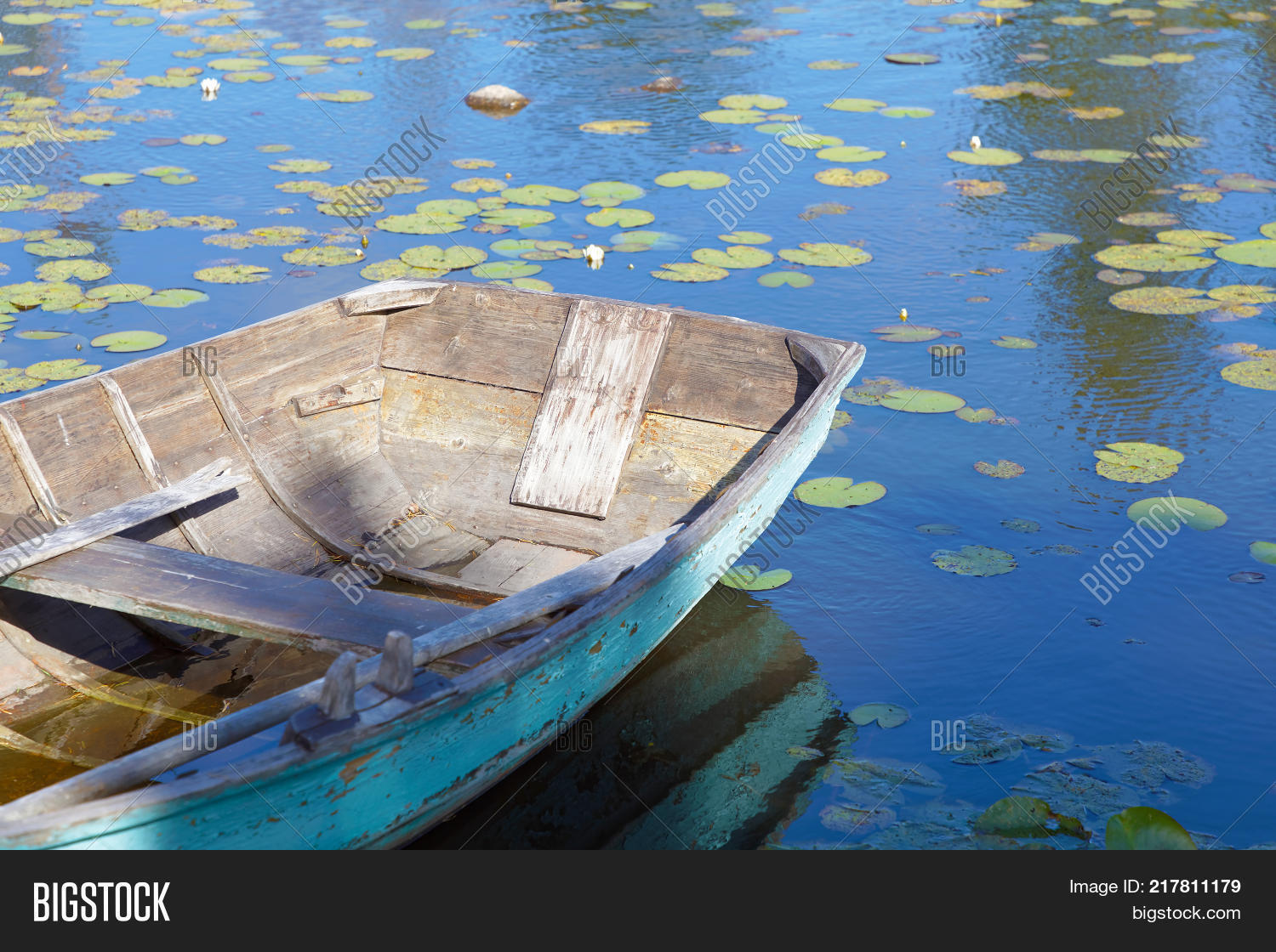 Old Wooden Rowboat Image & Photo (Free Trial) | Bigstock