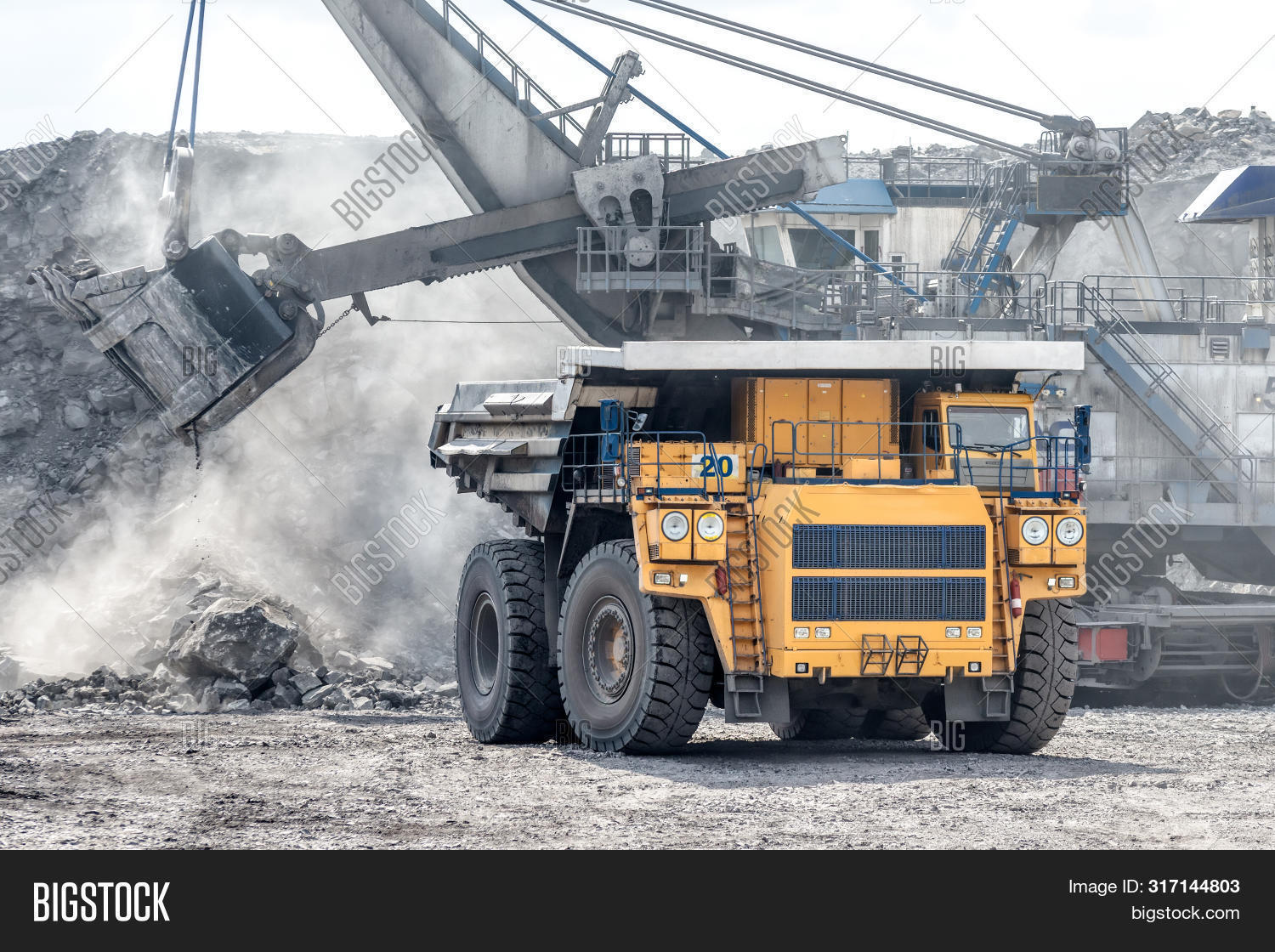 Ore Loading Powerful Image & Photo (Free Trial) | Bigstock