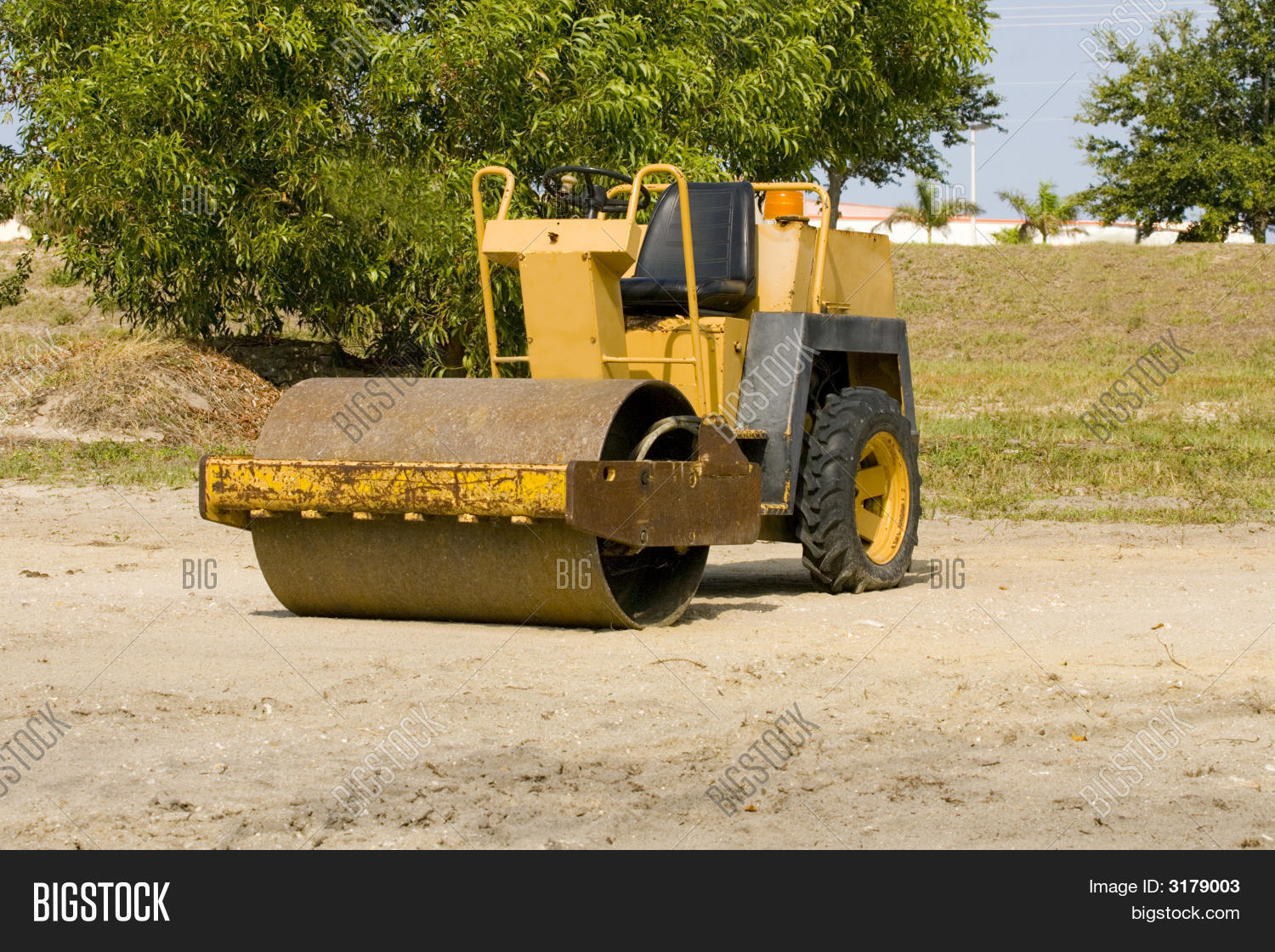 Small Asphalt Roller Image & Photo (Free Trial) | Bigstock