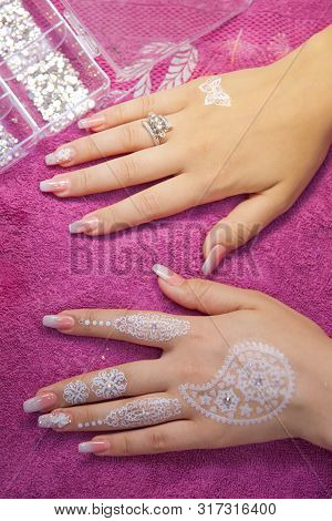 Master Draws Form Buta Image & Photo (Free Trial) | Bigstock