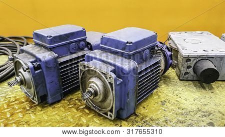 Crane Motor, Rotating Image & Photo (Free Trial) | Bigstock