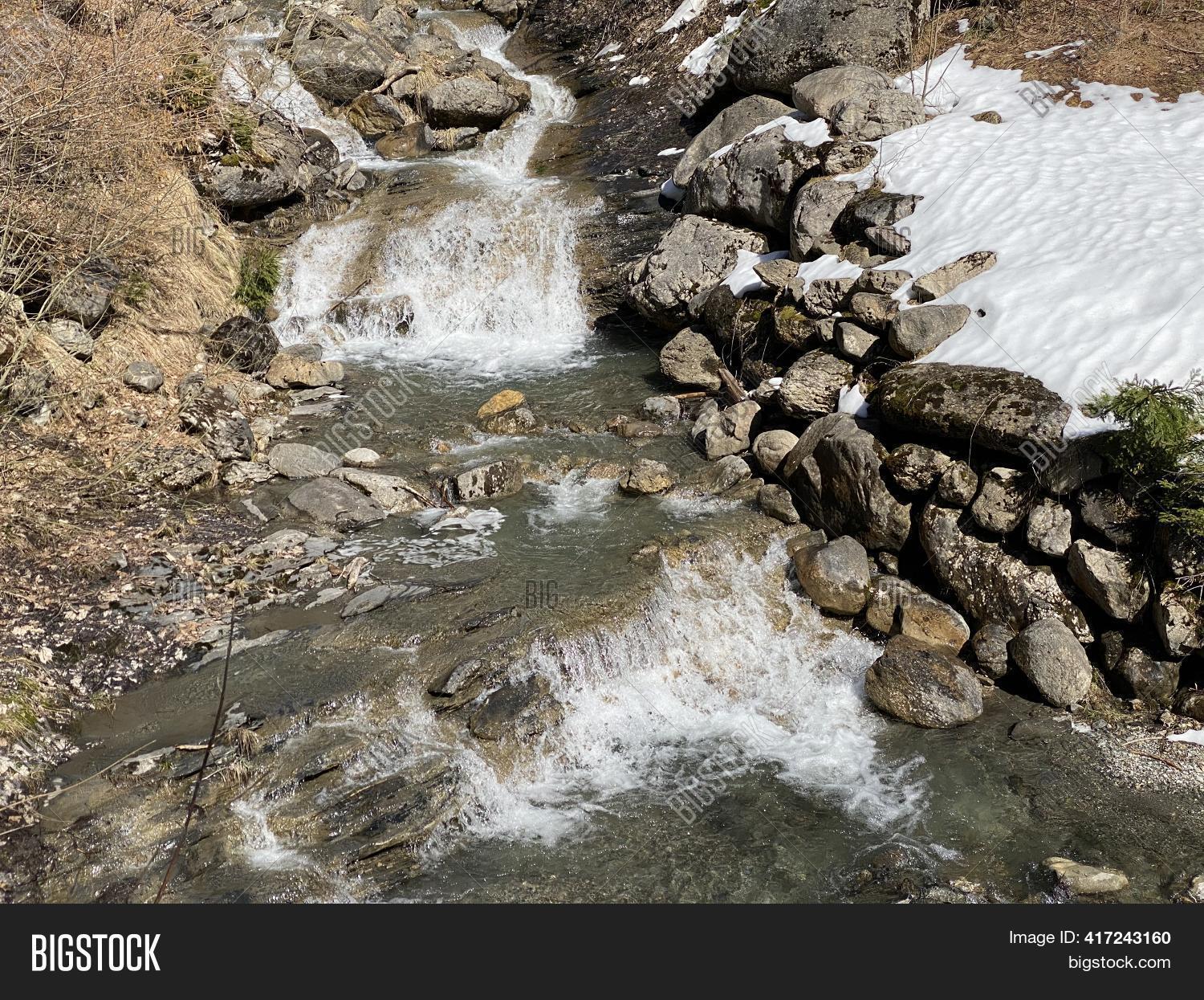 Le Torrent Stream Image & Photo (Free Trial) | Bigstock