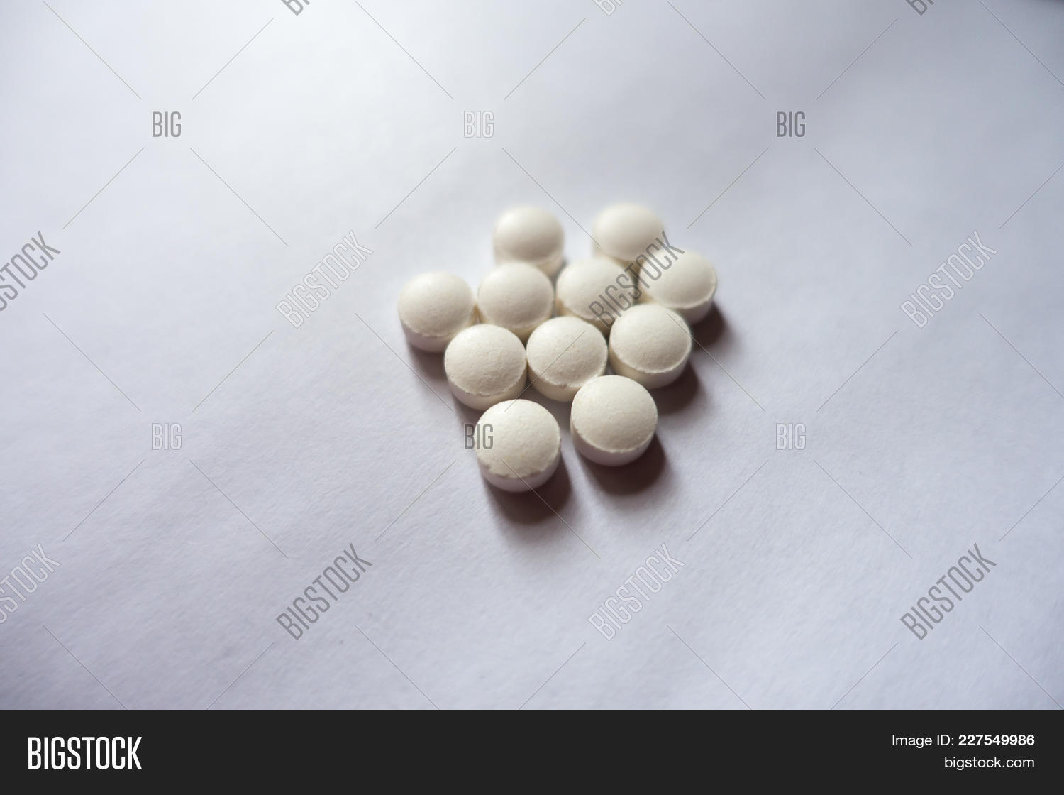 Small White Round Image & Photo (Free Trial) | Bigstock