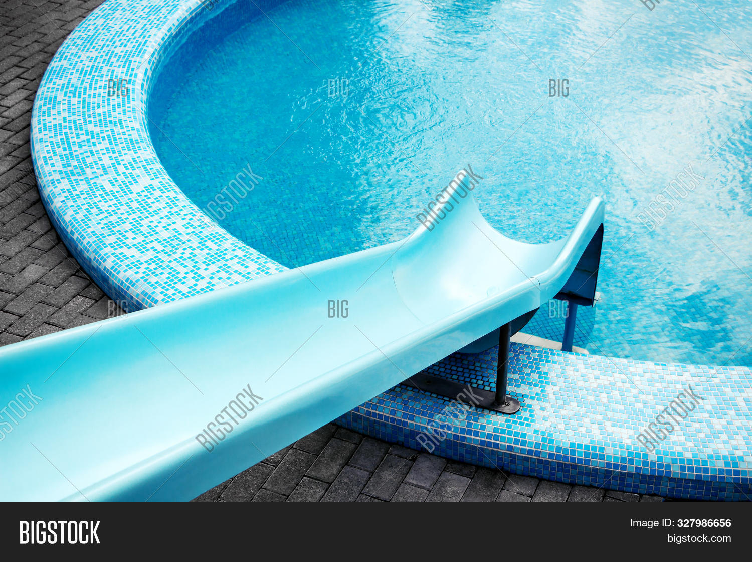 Round Shaped Swimming Image & Photo (Free Trial) | Bigstock