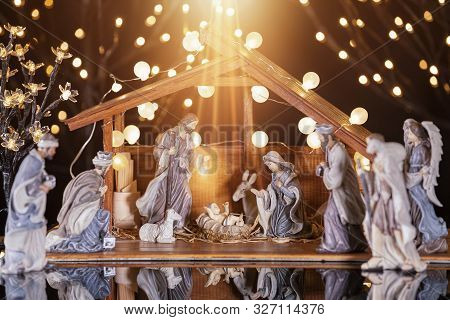 Christmas Manger Scene Image & Photo (Free Trial) | Bigstock