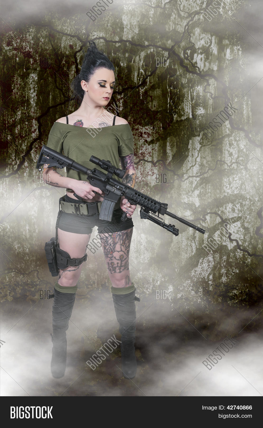 Woman Assault Rifle Image & Photo (Free Trial) | Bigstock