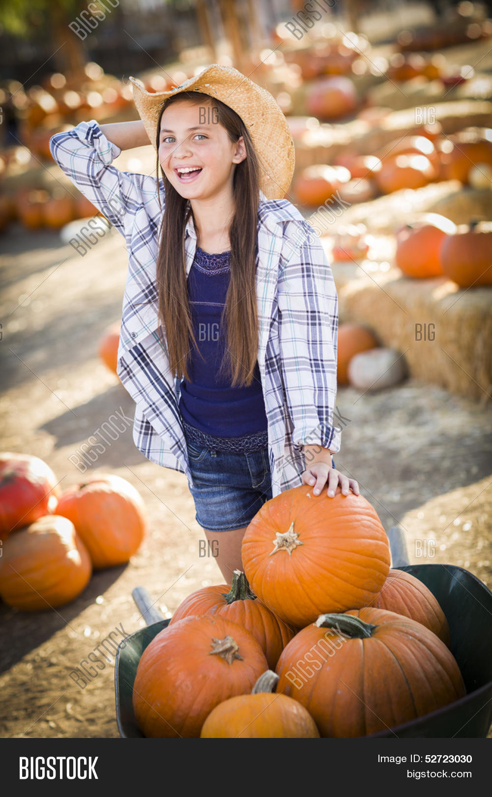 Preteen Girl Wearing Image & Photo (Free Trial) | Bigstock