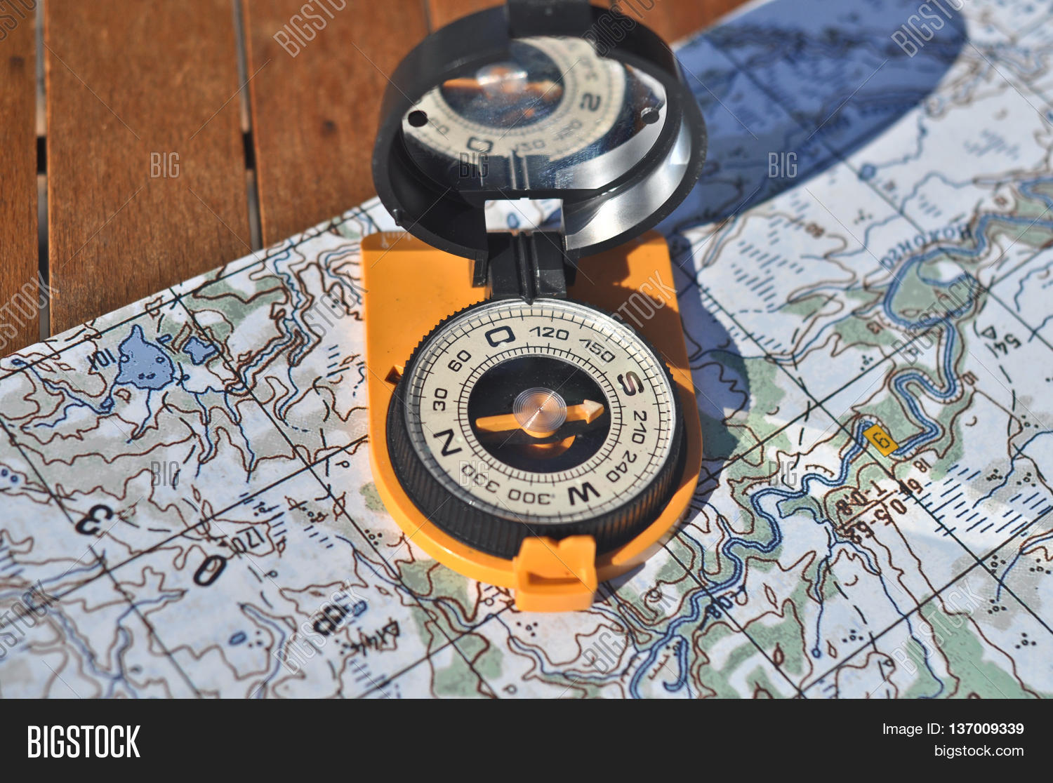 Compass Map. Magnetic Image & Photo (Free Trial) | Bigstock
