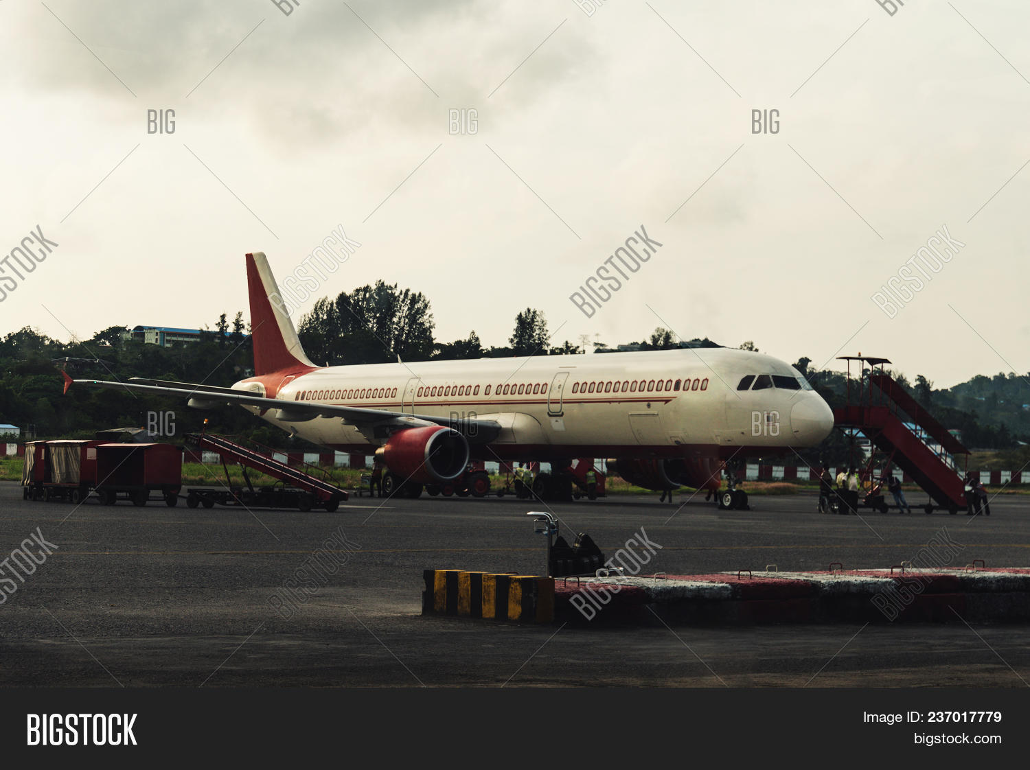 Aircraft On Runway Image & Photo (Free Trial) | Bigstock