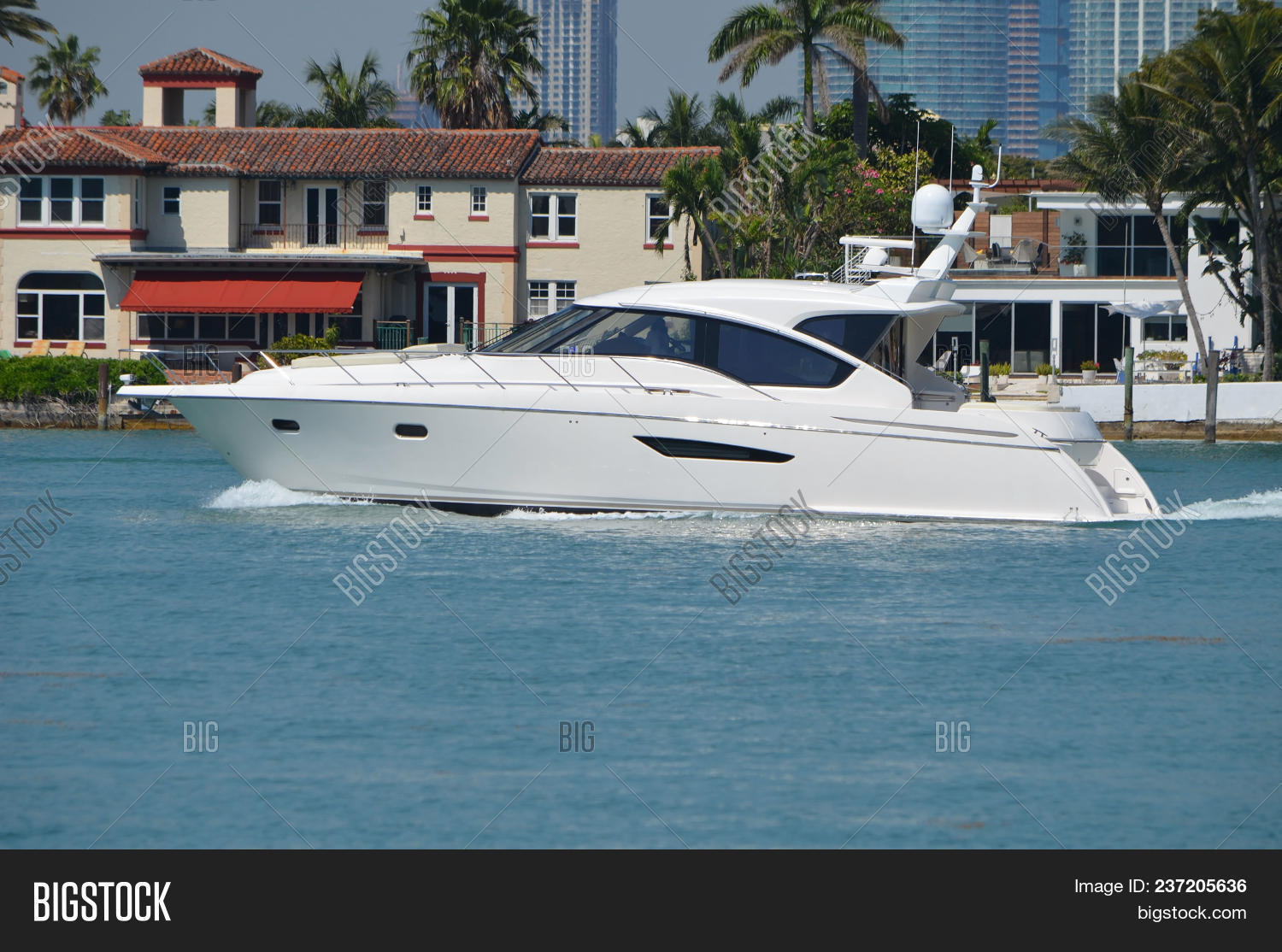 High-end Cabin Cruiser Image & Photo (Free Trial) | Bigstock