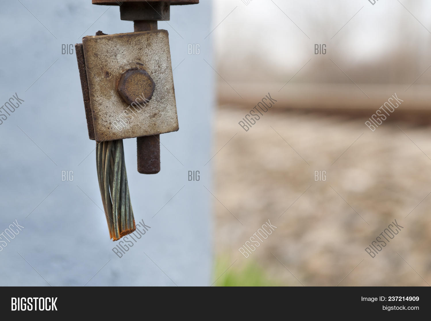 Wire Breakage Aluminum Image & Photo (Free Trial) | Bigstock