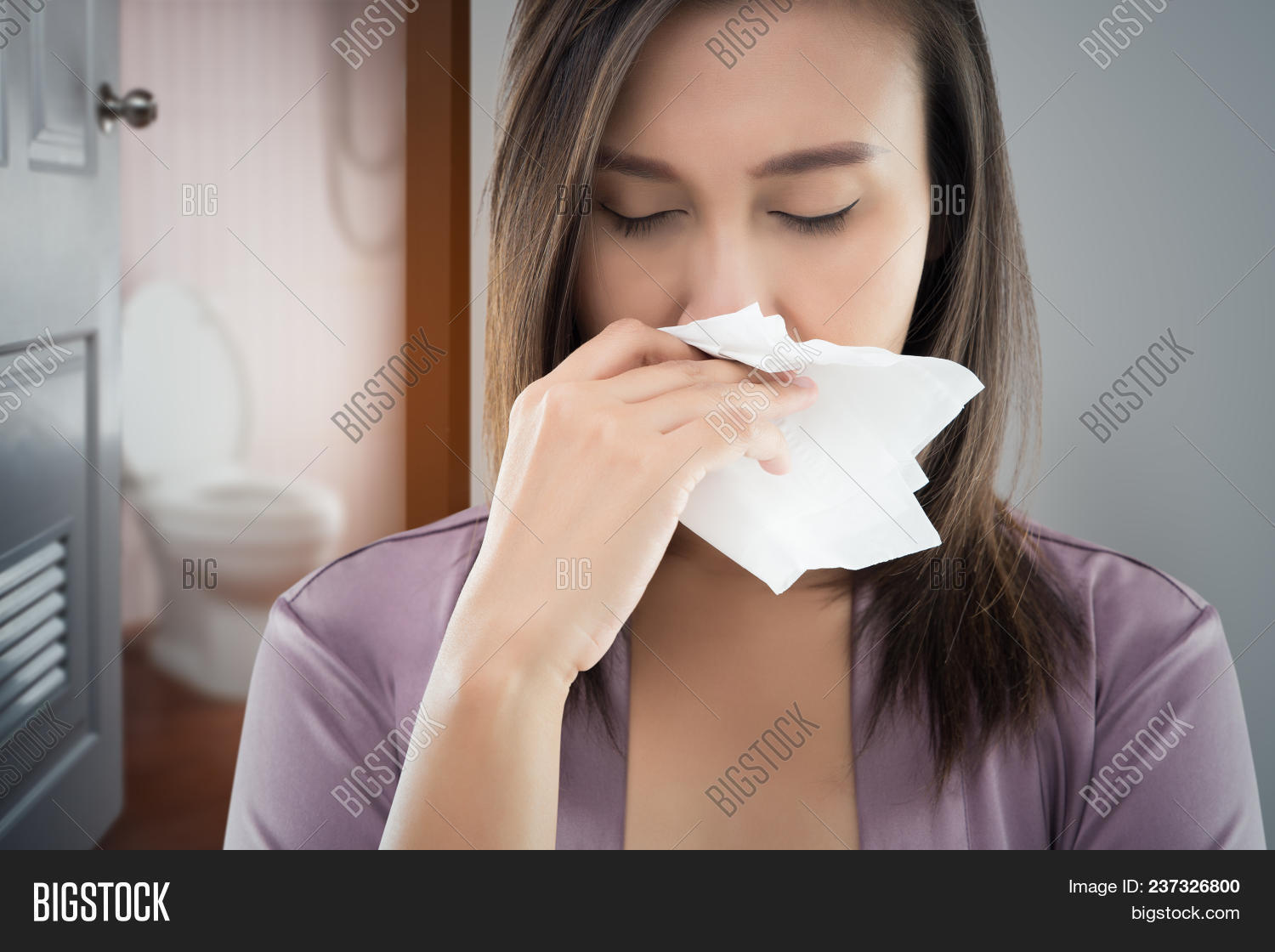 Woman Nightware Smell Image & Photo (Free Trial) | Bigstock