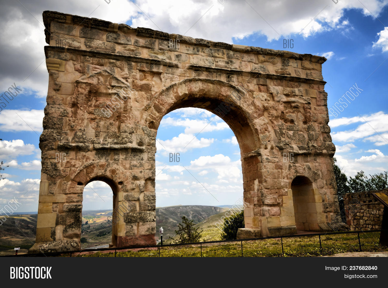 Ancient Roman Arch Image & Photo (Free Trial) | Bigstock