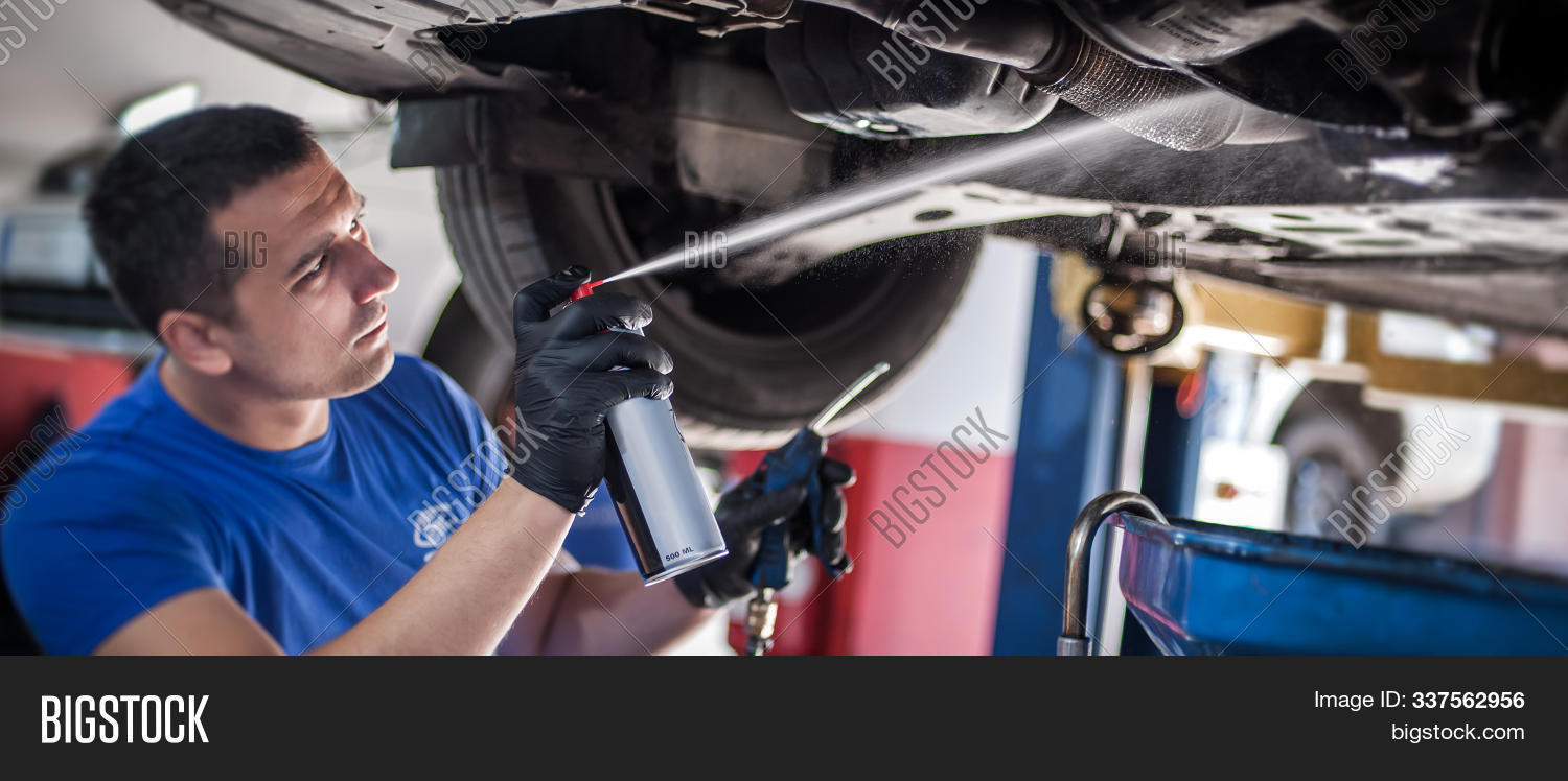 Car Master Mechanic Image & Photo (Free Trial) | Bigstock
