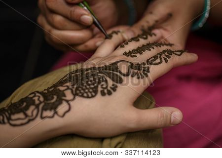 Process Drawing Henna Image & Photo (Free Trial) | Bigstock