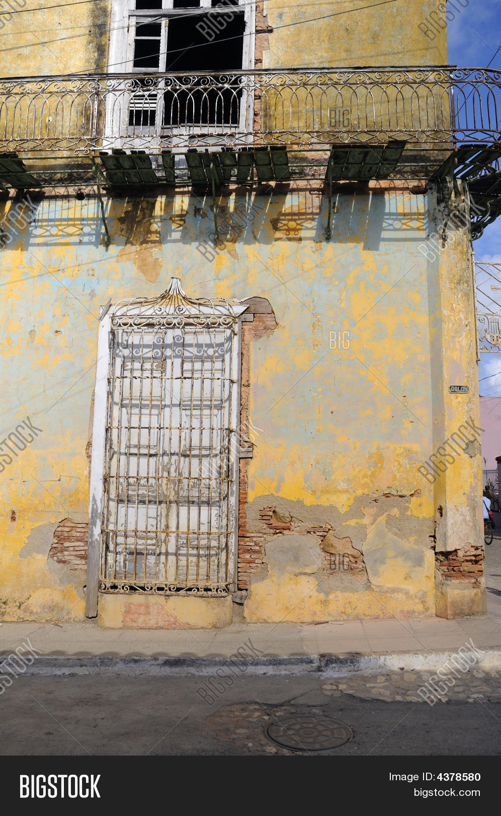 Crumbling Building Image & Photo (Free Trial) | Bigstock