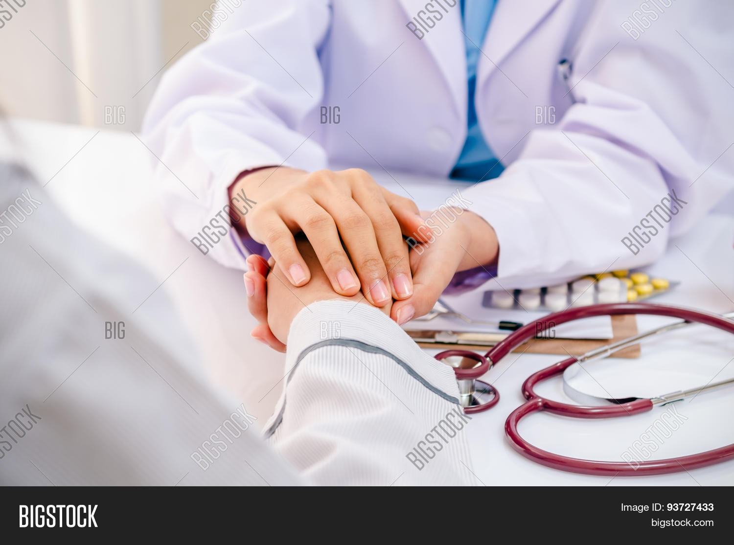 Doctor Consulting Image & Photo (Free Trial) | Bigstock
