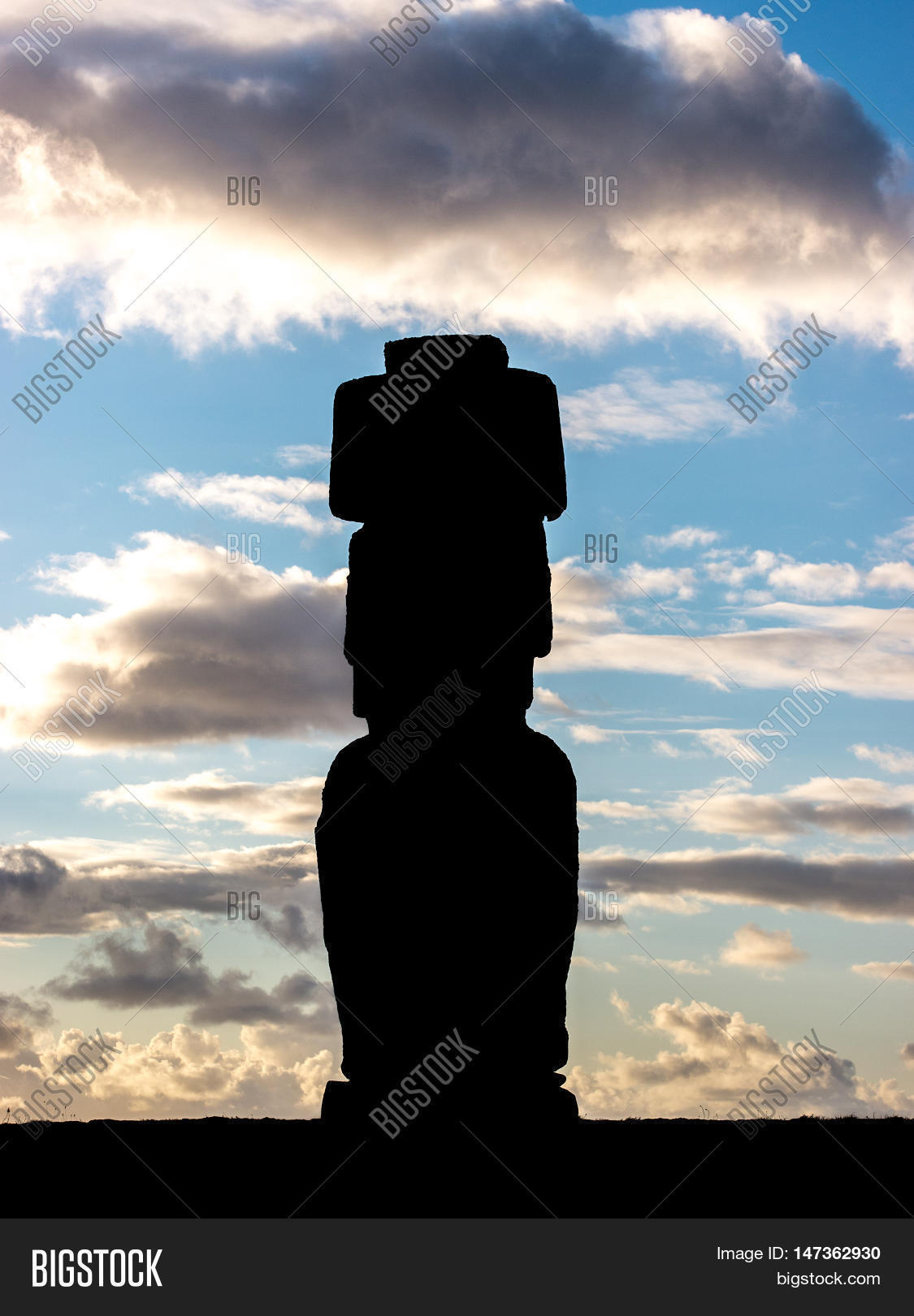 Moai Hat Ahu Tahai, Image & Photo (Free Trial) | Bigstock