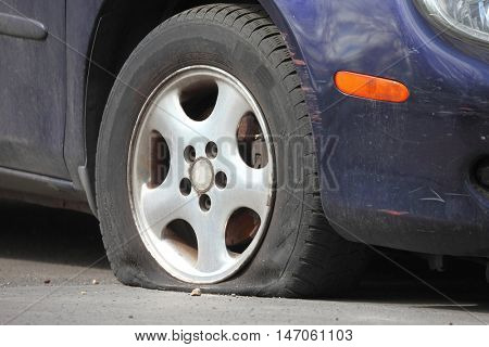 Flat Tire Image & Photo (Free Trial) | Bigstock