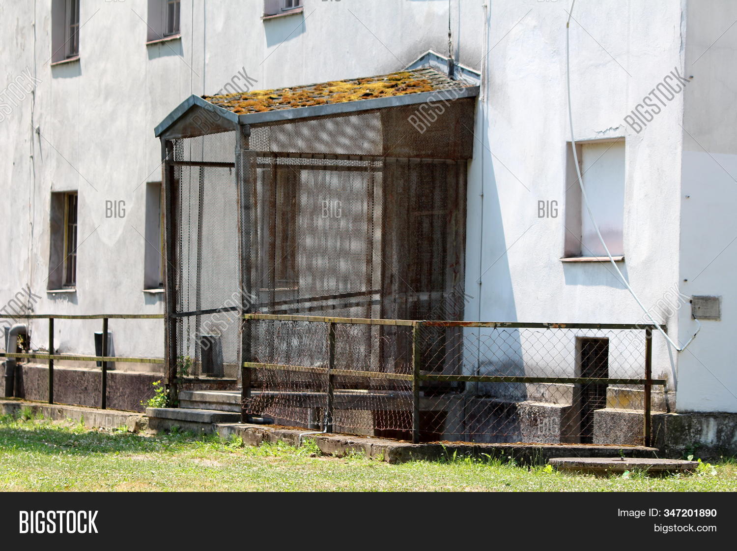 Backdoor Entrance Image & Photo (Free Trial) | Bigstock