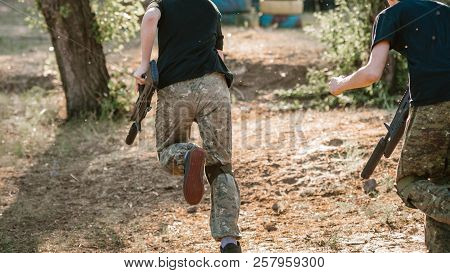 Imagen y foto Group Men Guns (prueba gratis) | Bigstock