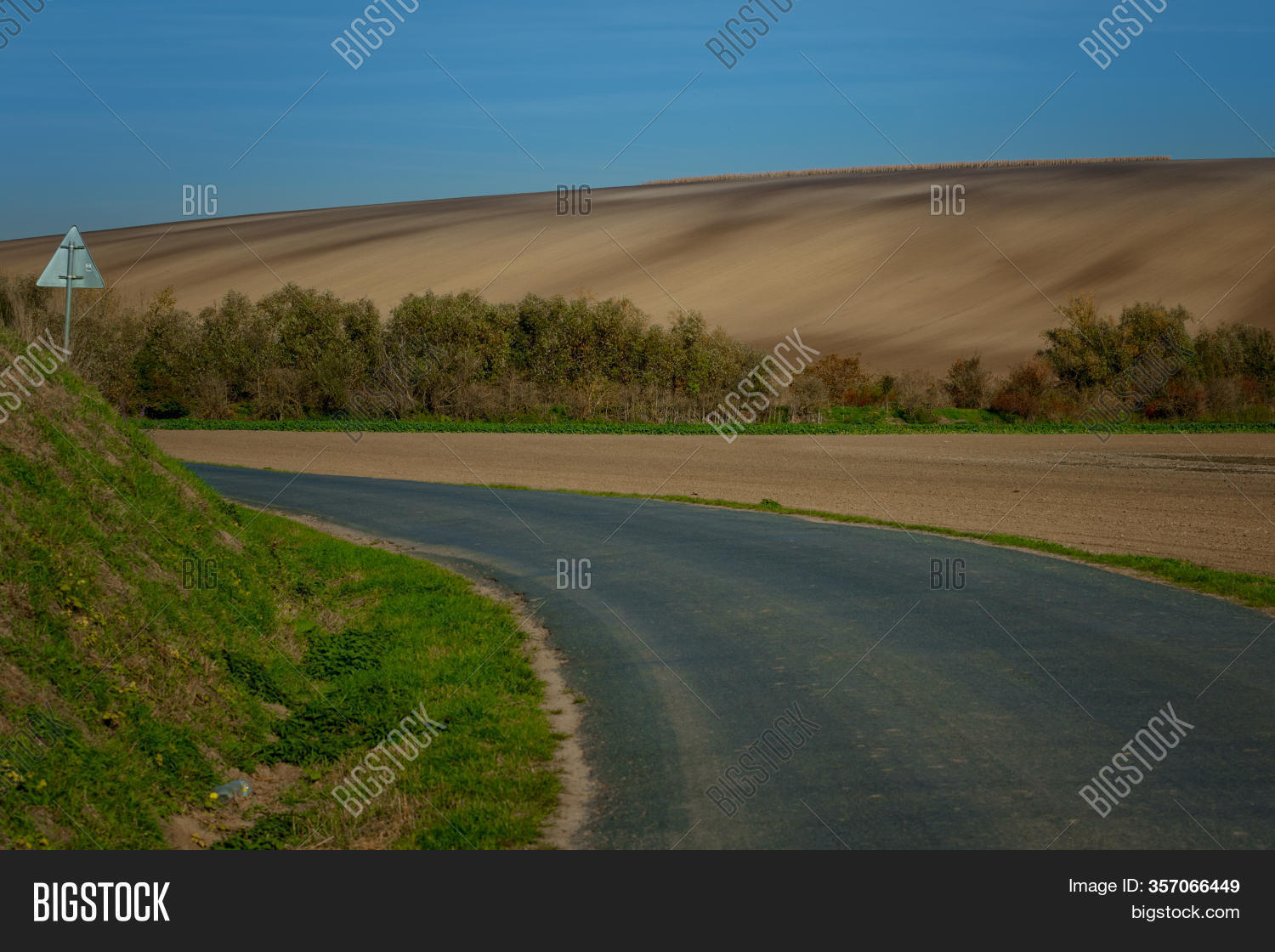 Road Running Through Image & Photo (Free Trial) | Bigstock