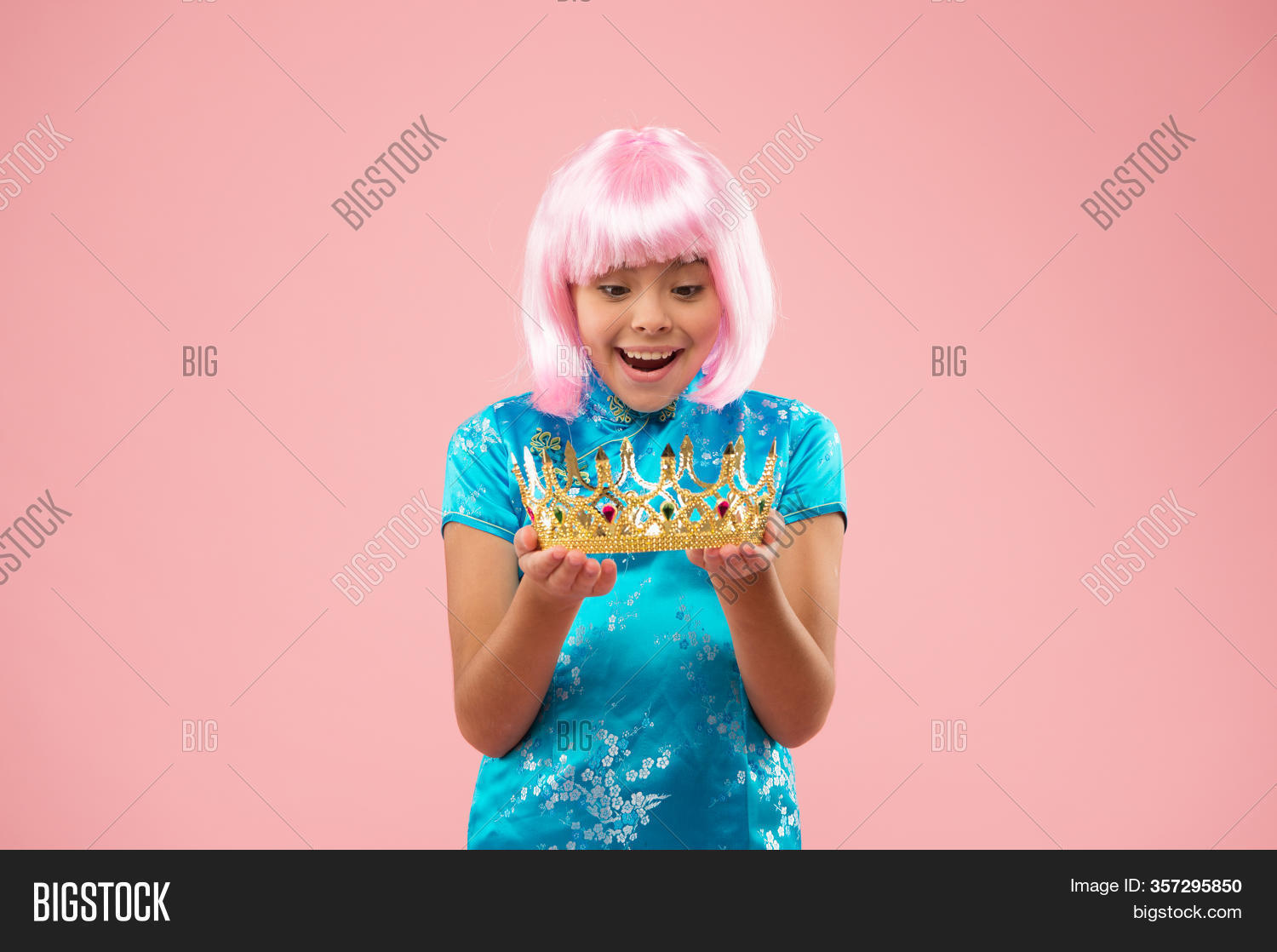 Winning Pageant Crown Image & Photo (Free Trial) | Bigstock