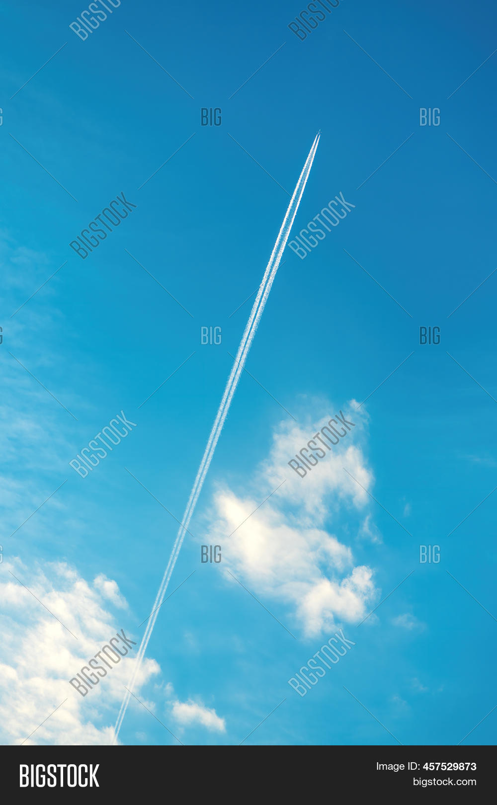 Airplane Vapor Trail Image & Photo (Free Trial) | Bigstock