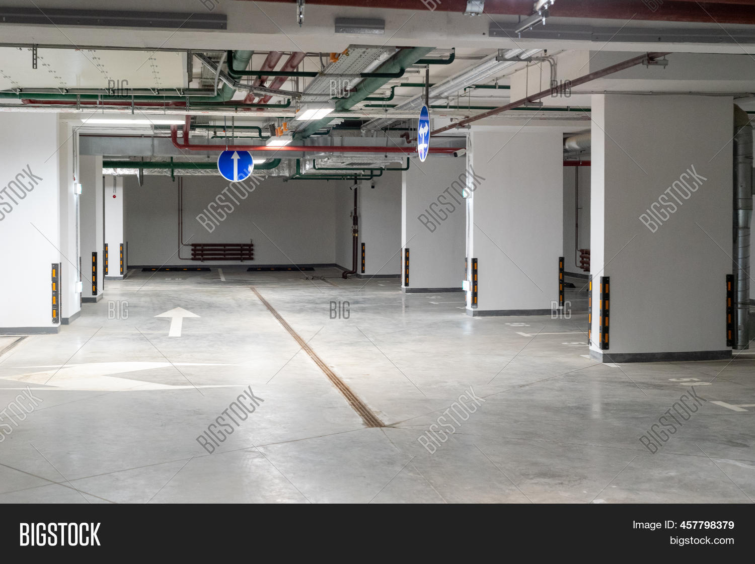 Empty Underground Image & Photo (Free Trial) | Bigstock