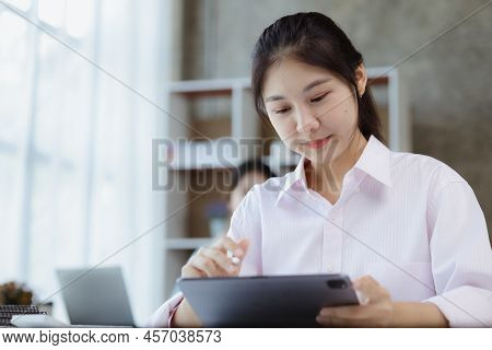 Asian Women Working Image & Photo (Free Trial) | Bigstock