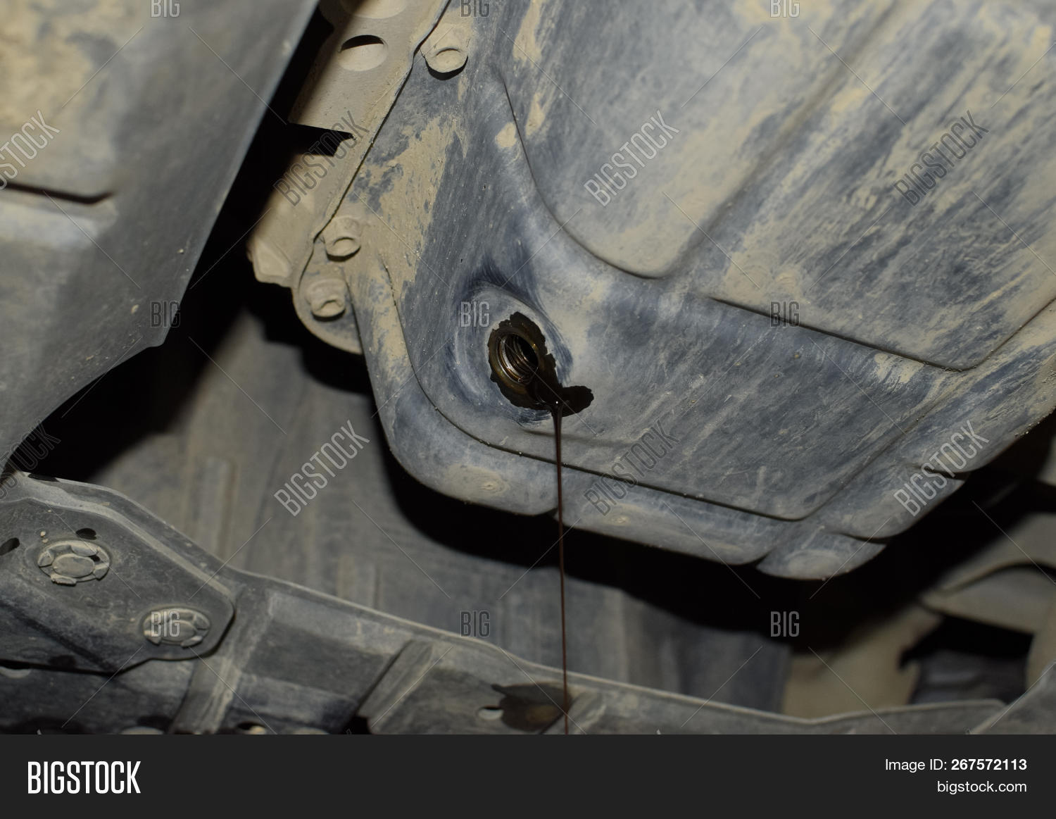 Drain Old Oil Engine Image & Photo (Free Trial) | Bigstock