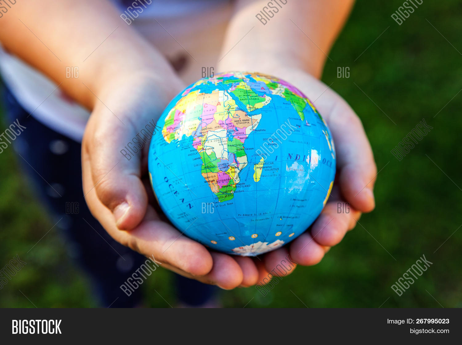 Unity Hands Earth