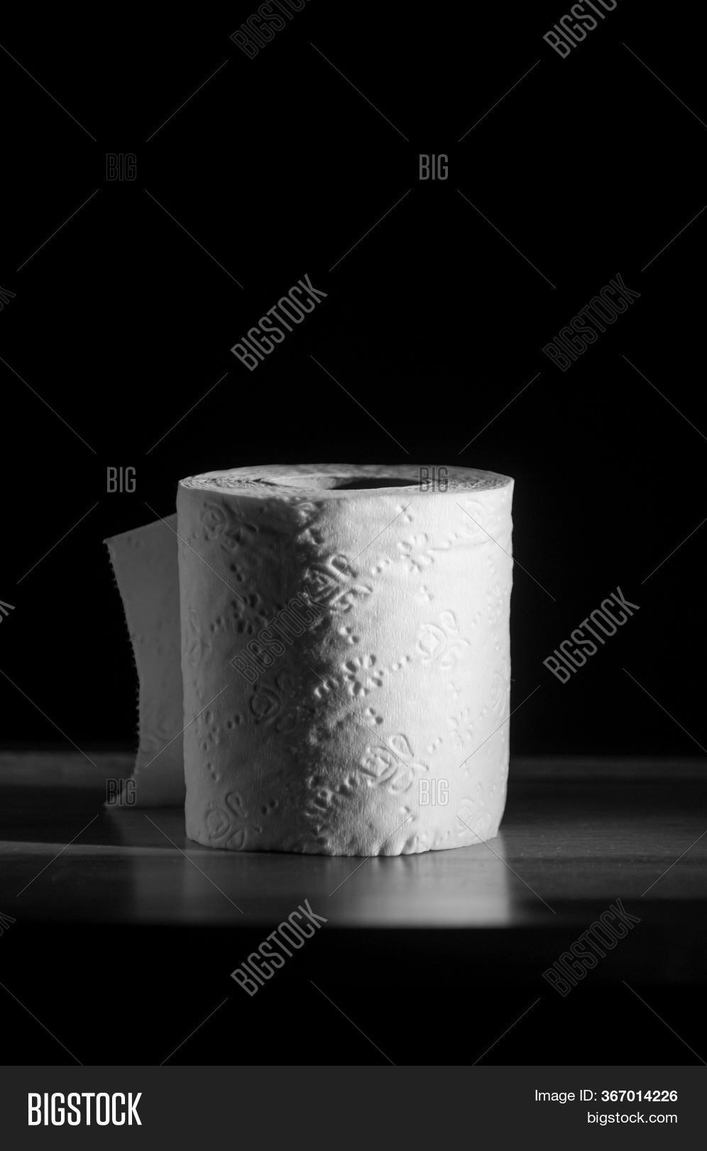 Single Toilet Paper Image & Photo (Free Trial) | Bigstock