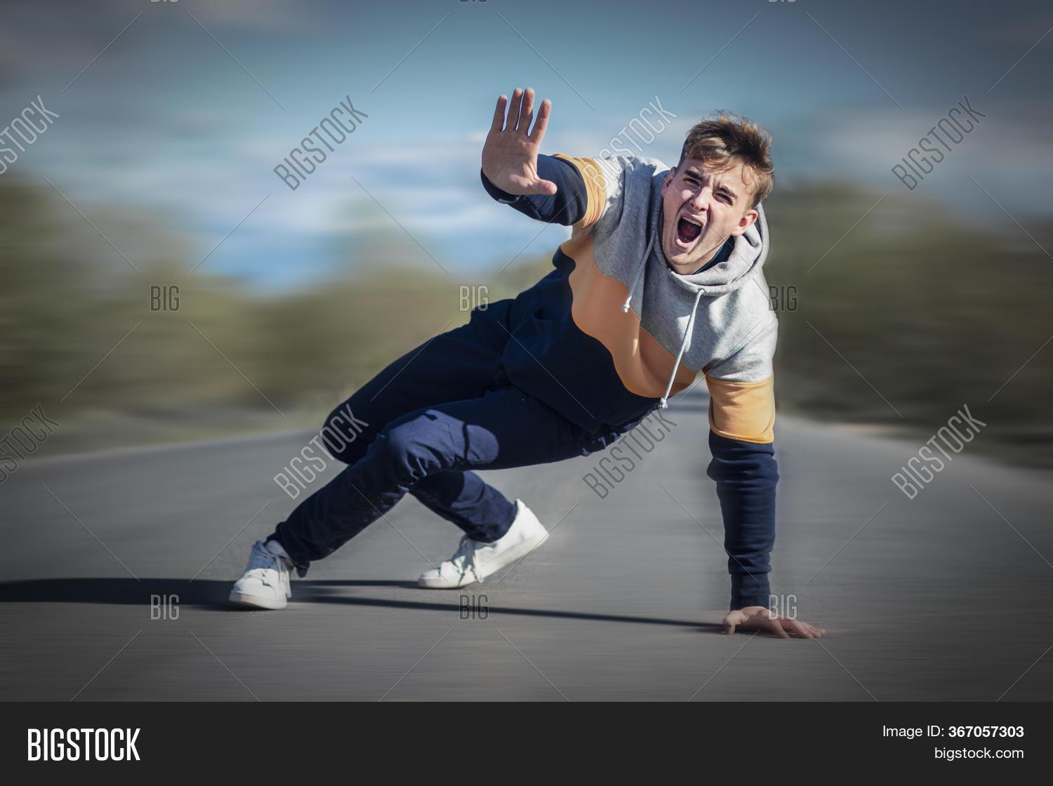 Frightened Terrified Image & Photo (Free Trial) | Bigstock