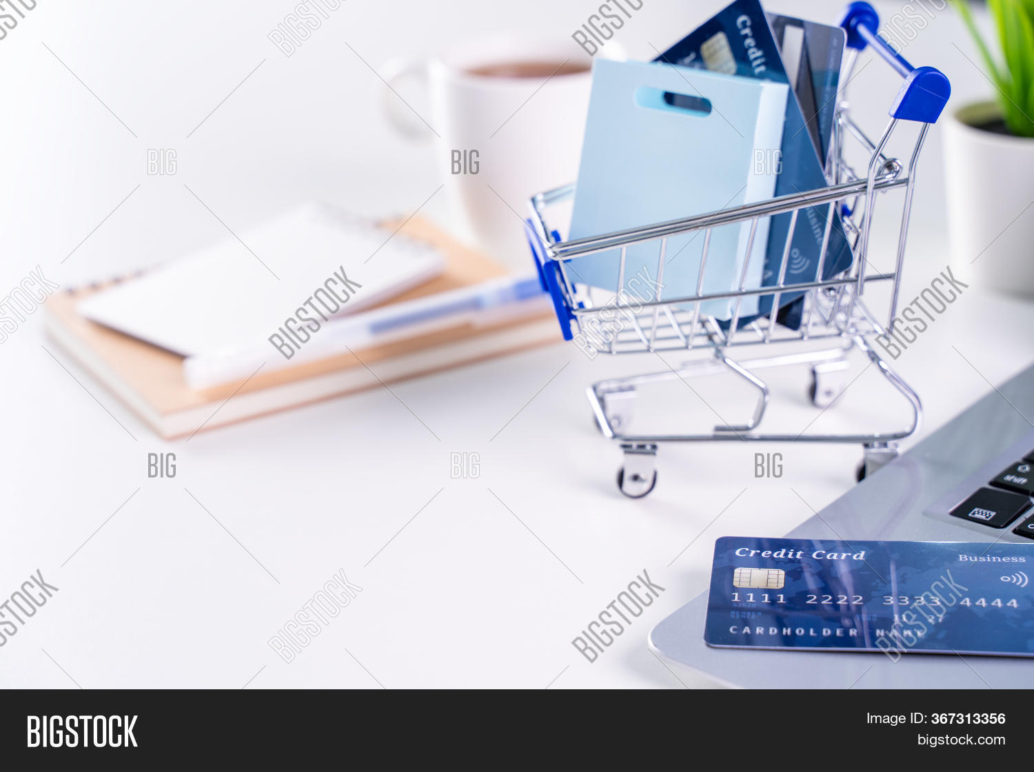 Office Online Paying, Image & Photo (Free Trial) | Bigstock