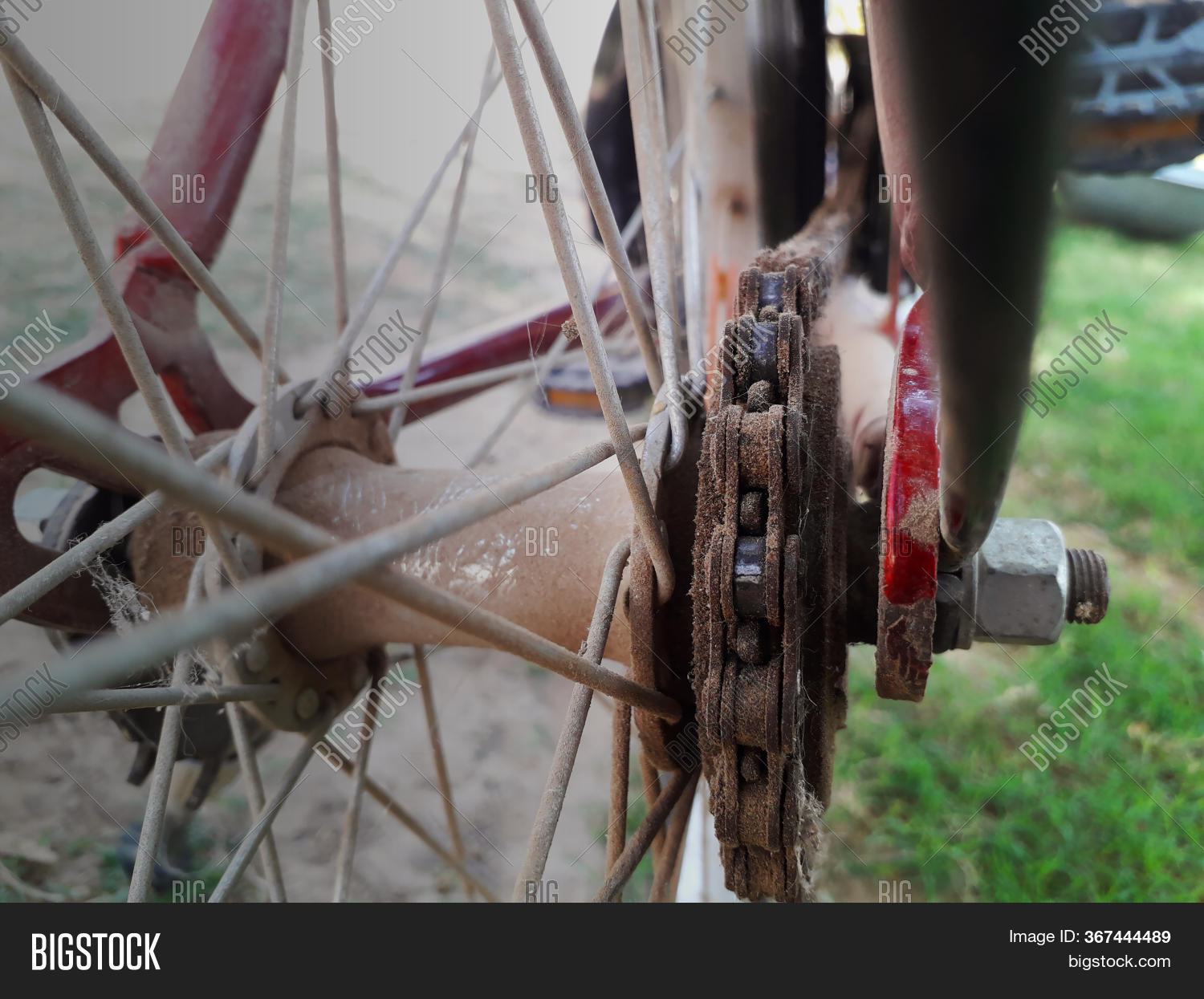 Closeup Dusty Chain Image & Photo (Free Trial) | Bigstock