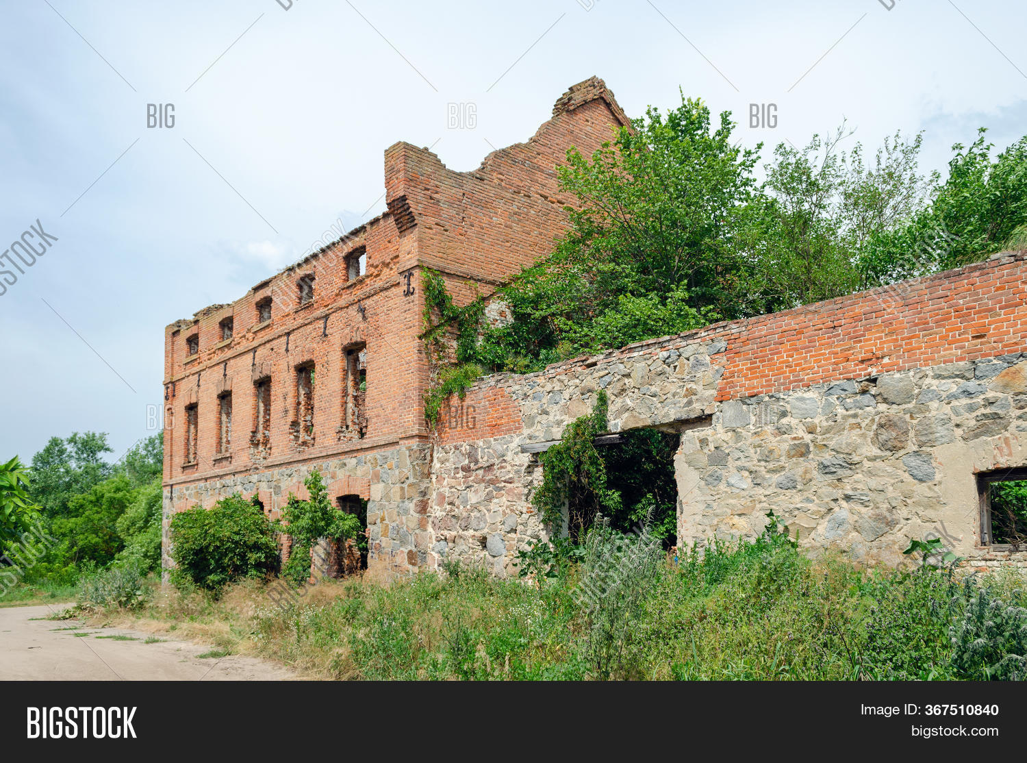 Old Abandoned Ruined Image & Photo (Free Trial) | Bigstock